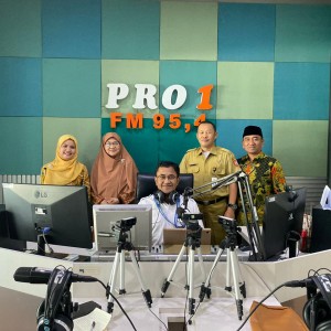 Menjadi Narasumber Dialog RRI Jember, Pushaga Fakultas Syariah UIN KHAS ...